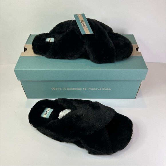 Toms | Shoes | Toms Susie Black Faux Fur Slippers | Poshmark